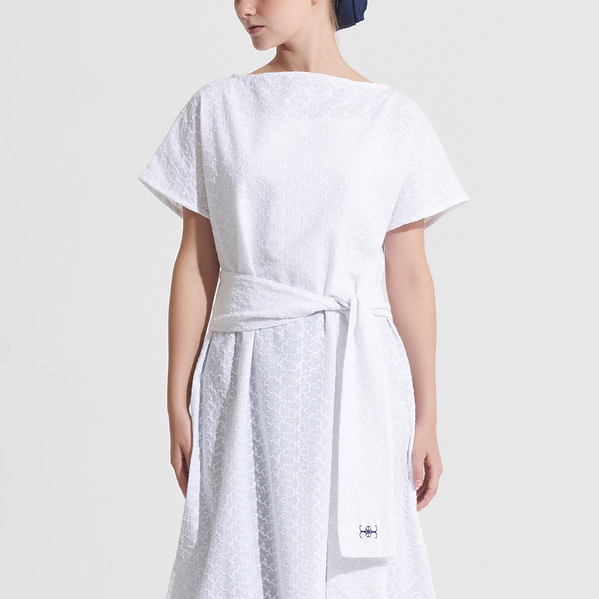 Maenna Top White (Inner Included) – House of Etern